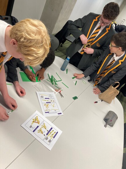 STEM Trip University of Manchester - News - MEA Central